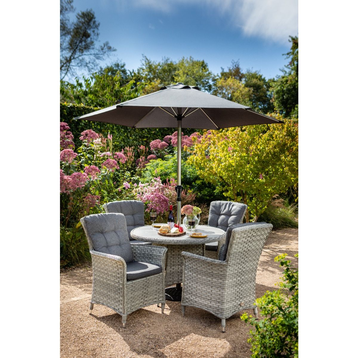 Hartman Heritage Round 4 Seat Dining Set