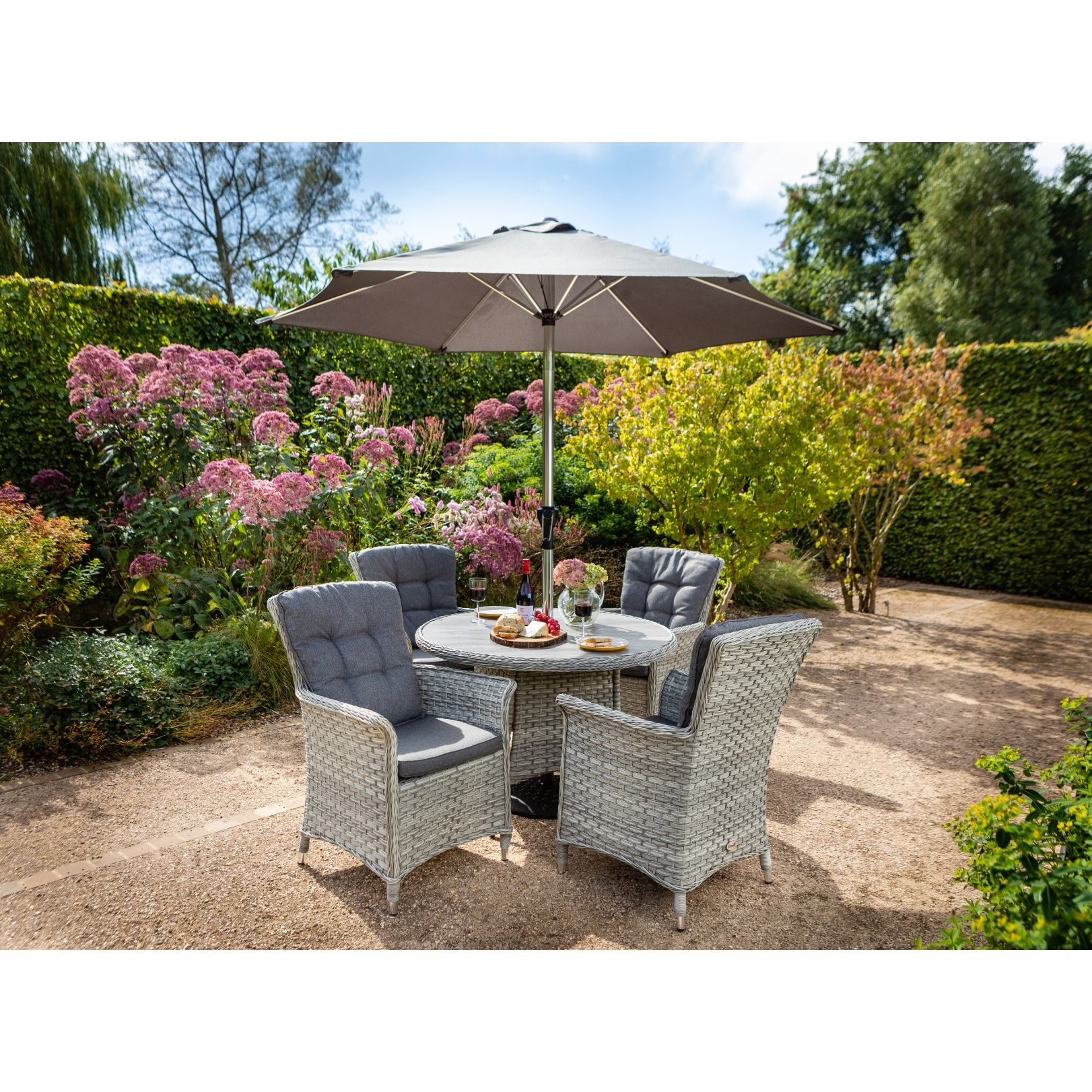 Hartman Heritage Round 4 Seat Dining Set